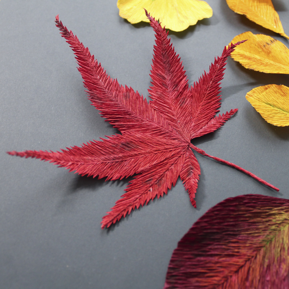 Autumn crepe paper foliage - faltmanufaktur-Tina Kraus